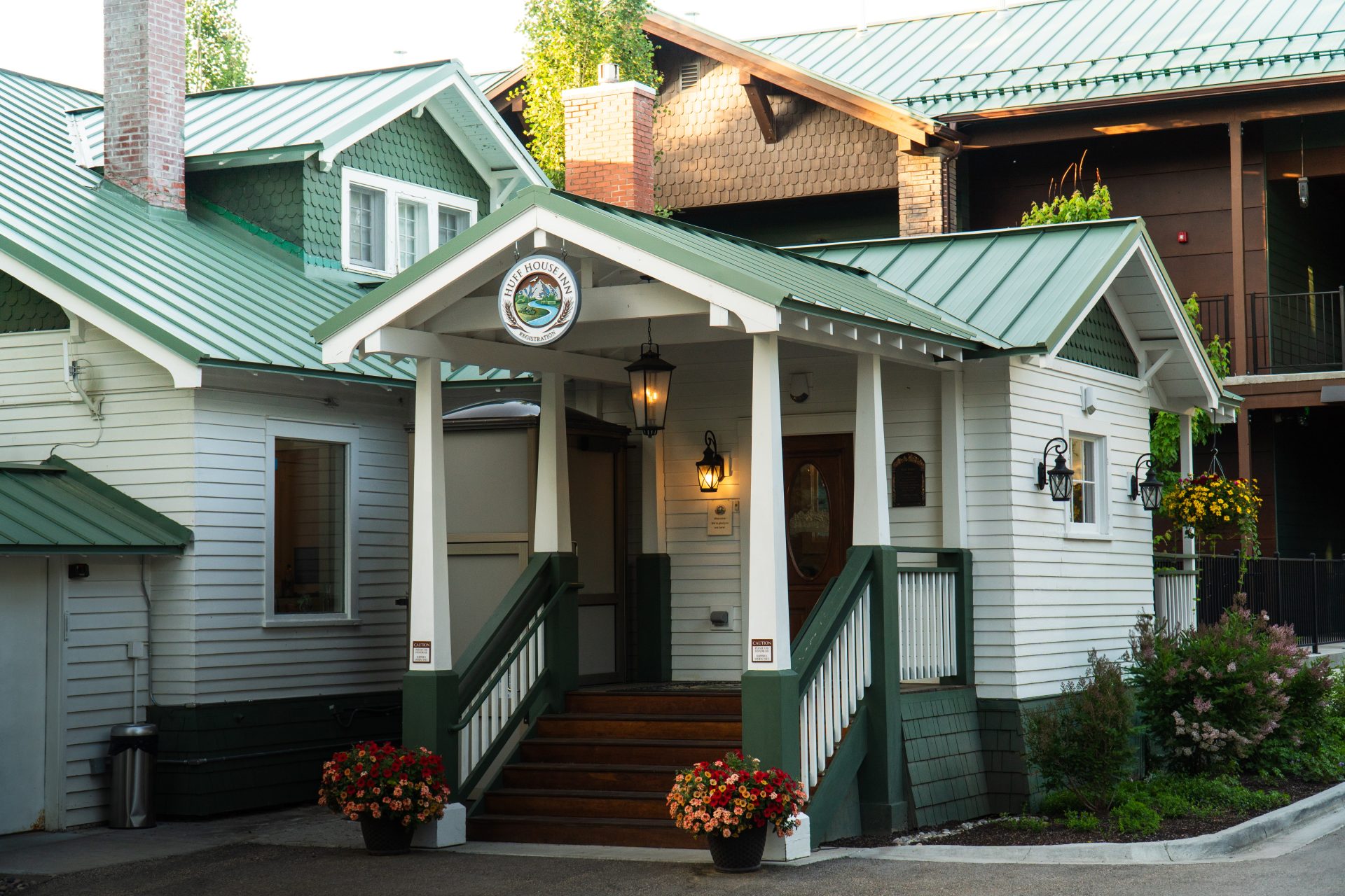 Huff House Inn and Cabins - Huff House Inn and Cabins